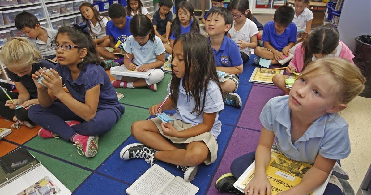 Niños latinos en EEUU en riesgo por recortes presupuestarios